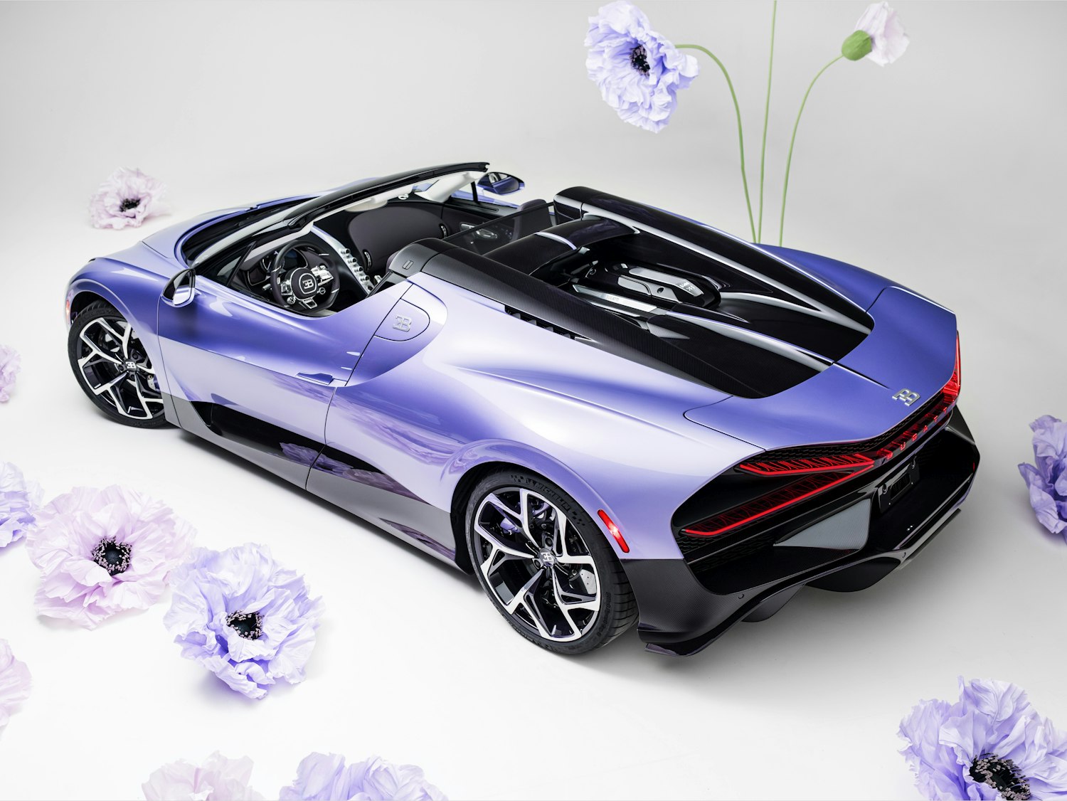 Bugatti W16 Mistral "Caroline" : sur-mesure et kitsch font-ils bon ménage