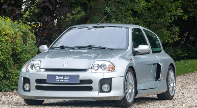 Occasion - Renault Clio V6 (2001) : une bombe rare à la vente… mais pas ...