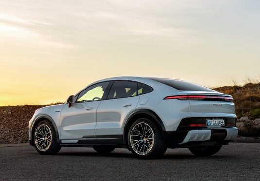 Nouveau Porsche Cayenne Coupé Electric : un design directement inspiré ...